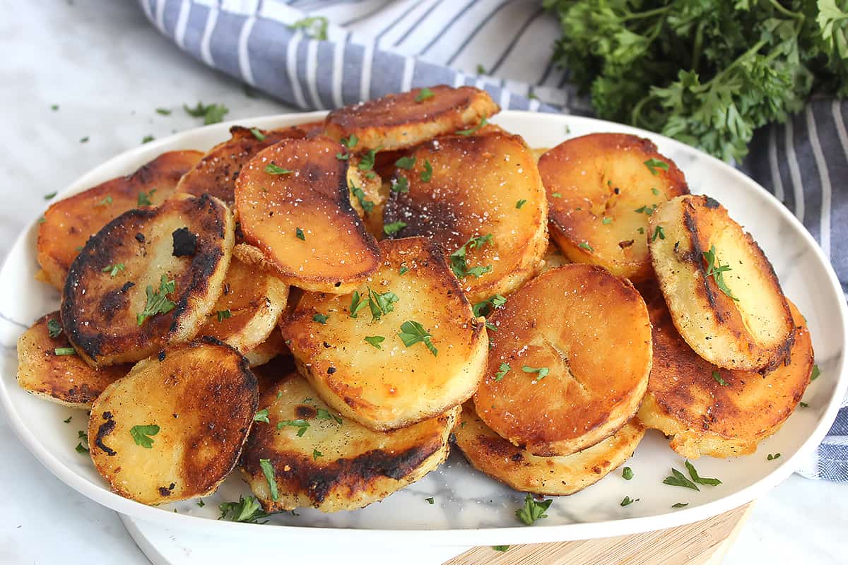Crispy Fried Potato Slices Bite On The Side